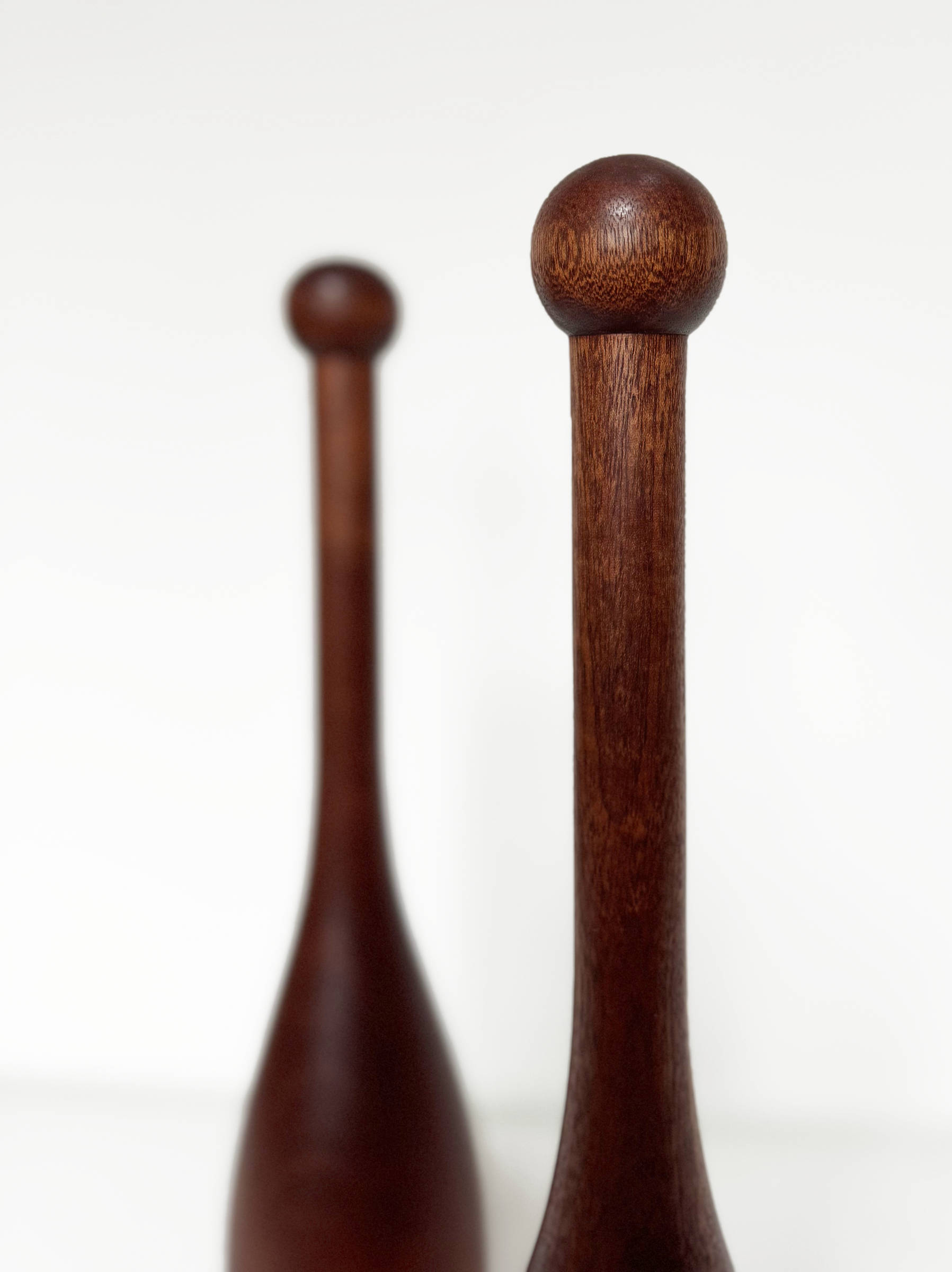 Spalding ES2 Indian clubs – Regular sapele ±1kg - BODY MIND FITNESS ...